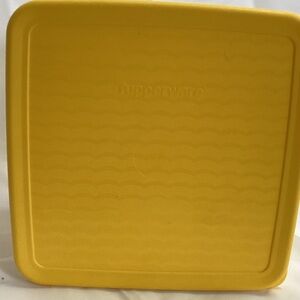Kitchen | Tupperware Yellow Lid Square Fridgesmart Container | Poshmark